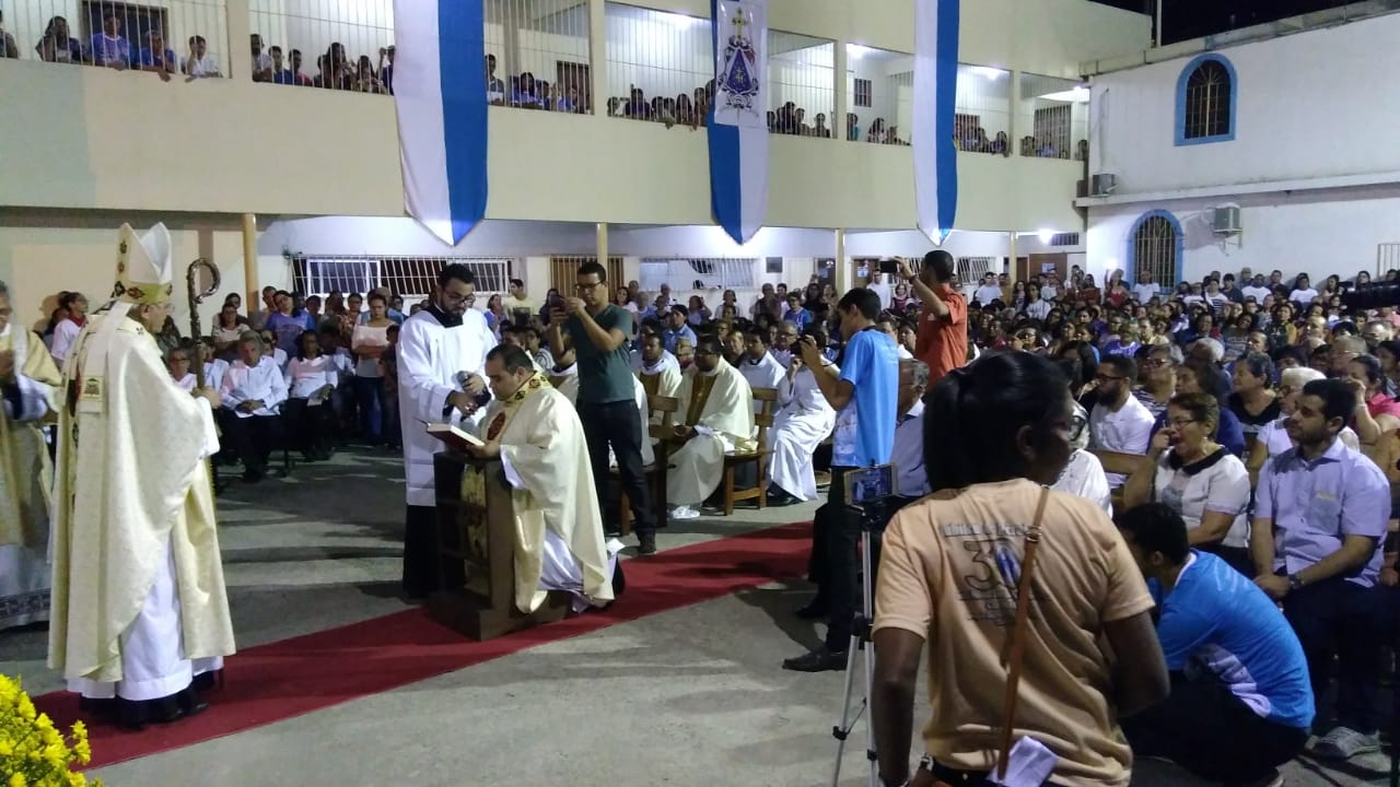 Arquidiocese instala nova paróquia no Curado IV e empossa seu primeiro ...